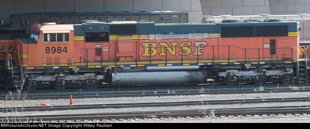 BNSF 8984